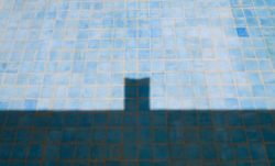 Maison colombienne en brique de terre crue à l'architecture ...