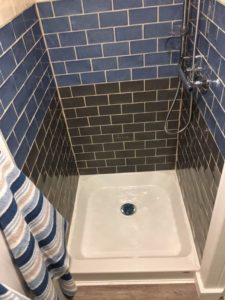 La Puce : une tiny house compacte et colorée pour le fun | Build Green