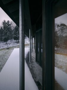 Une maison pierre et bois pour une vie intergénérationnelle à Toronto ...