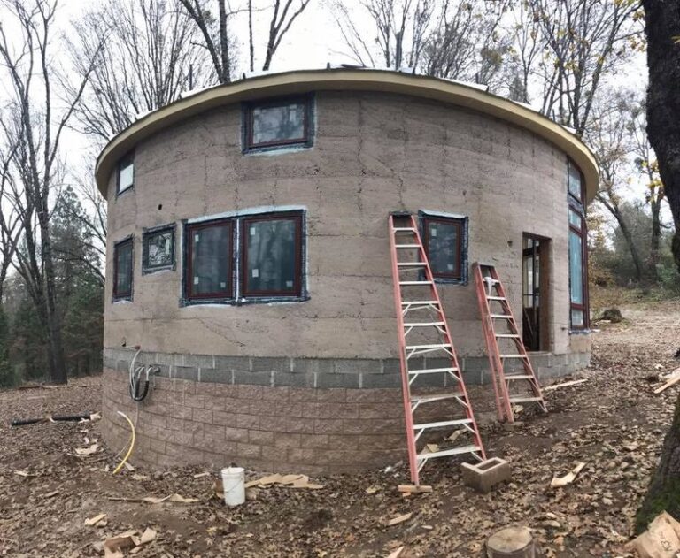 Cette maison ronde en béton de chanvre est le mix idéal entre une ...